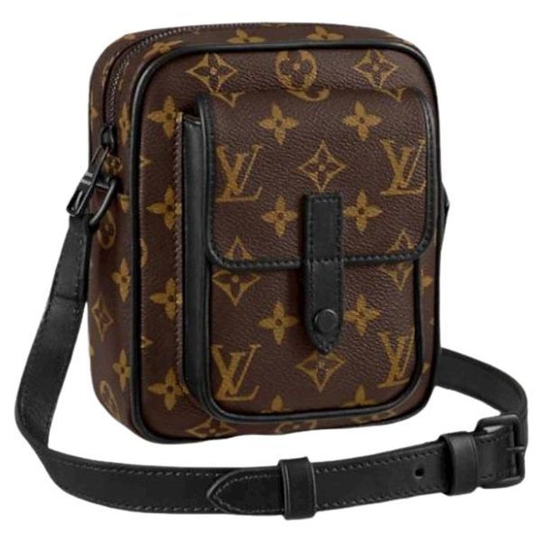 Louis Vuitton Christopher Wearable Wallet For Sale at 1stDibs