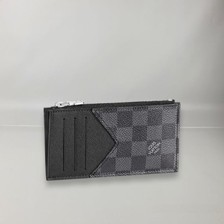 Louis Vuitton Coin Purse And Card Holder For Sale at 1stDibs