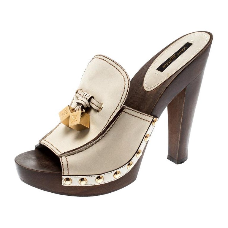 Louis Vuitton Cream Leather Logo Dice Clogs Size 38.5 For Sale at 1stDibs