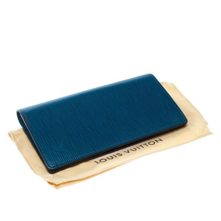 Louis Vuitton Cyan Epi Leather Wallet For Sale at 1stDibs
