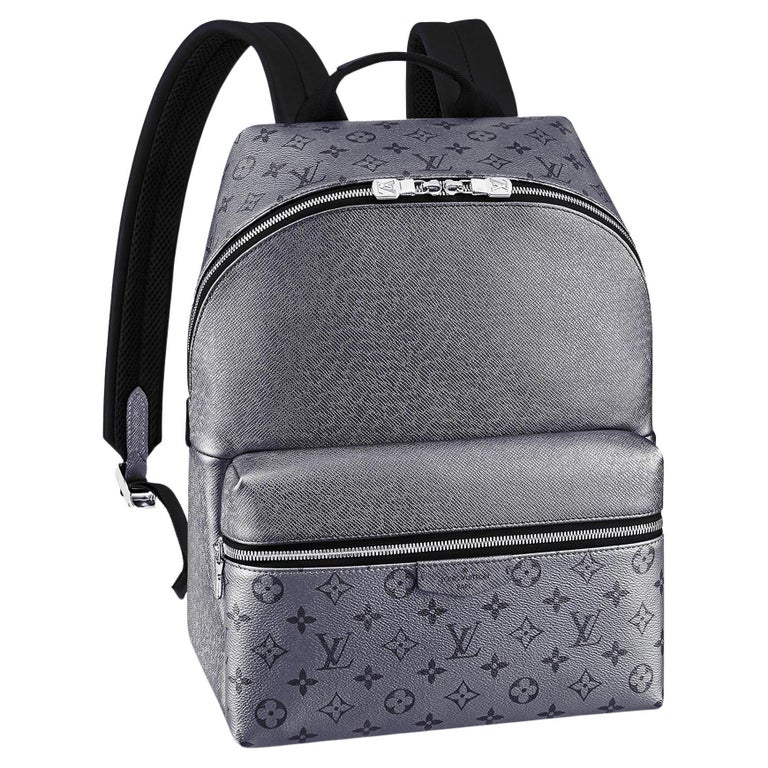 Louis Vuitton Discovery PM backpack For Sale at 1stDibs