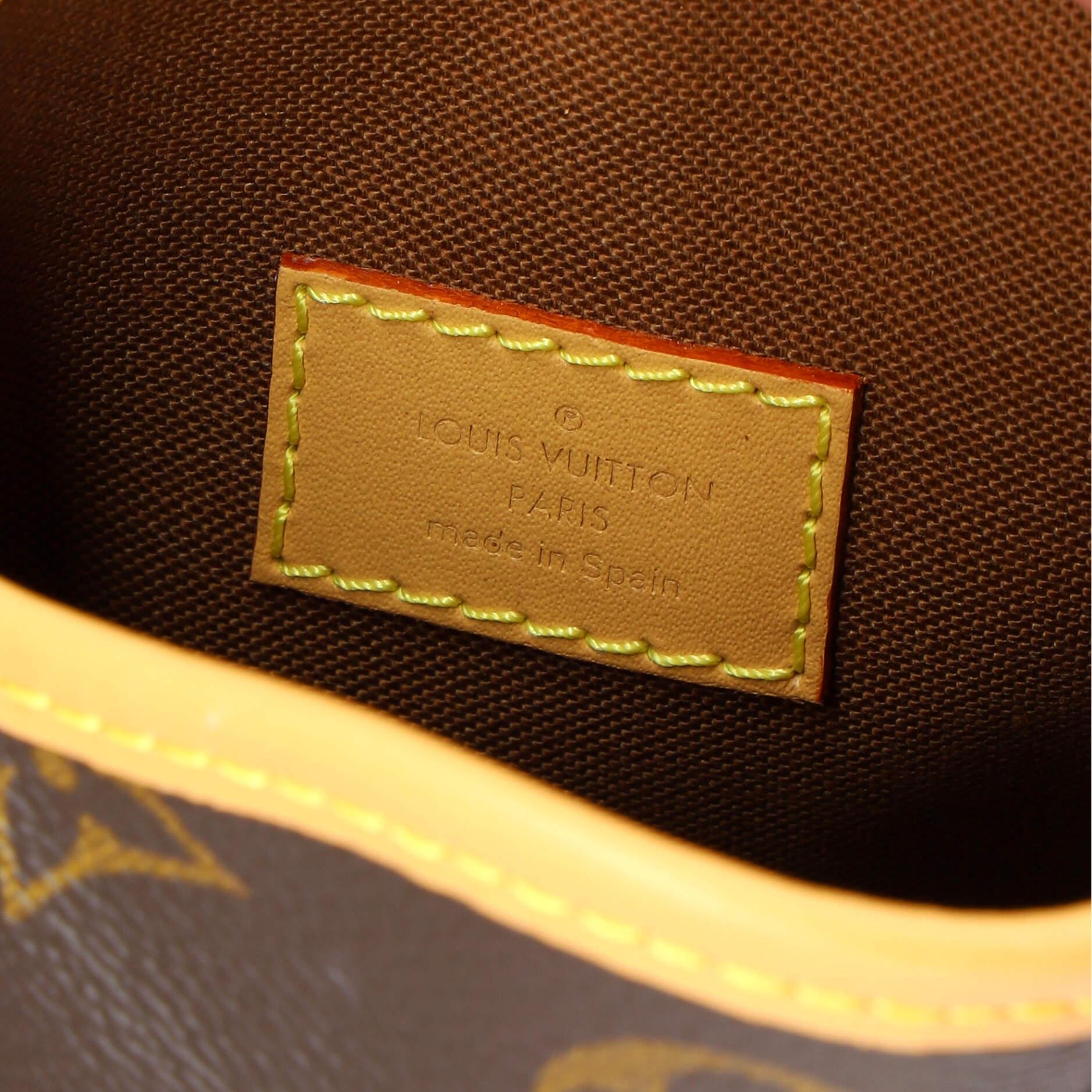 Louis Vuitton Fold Me Pouch Monogram Canvas For Sale at 1stDibs