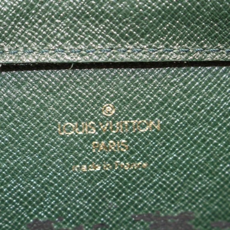 Louis Vuitton Green Orsay Epicea Taiga Leather Wristlet 868595 Cosmetic ...