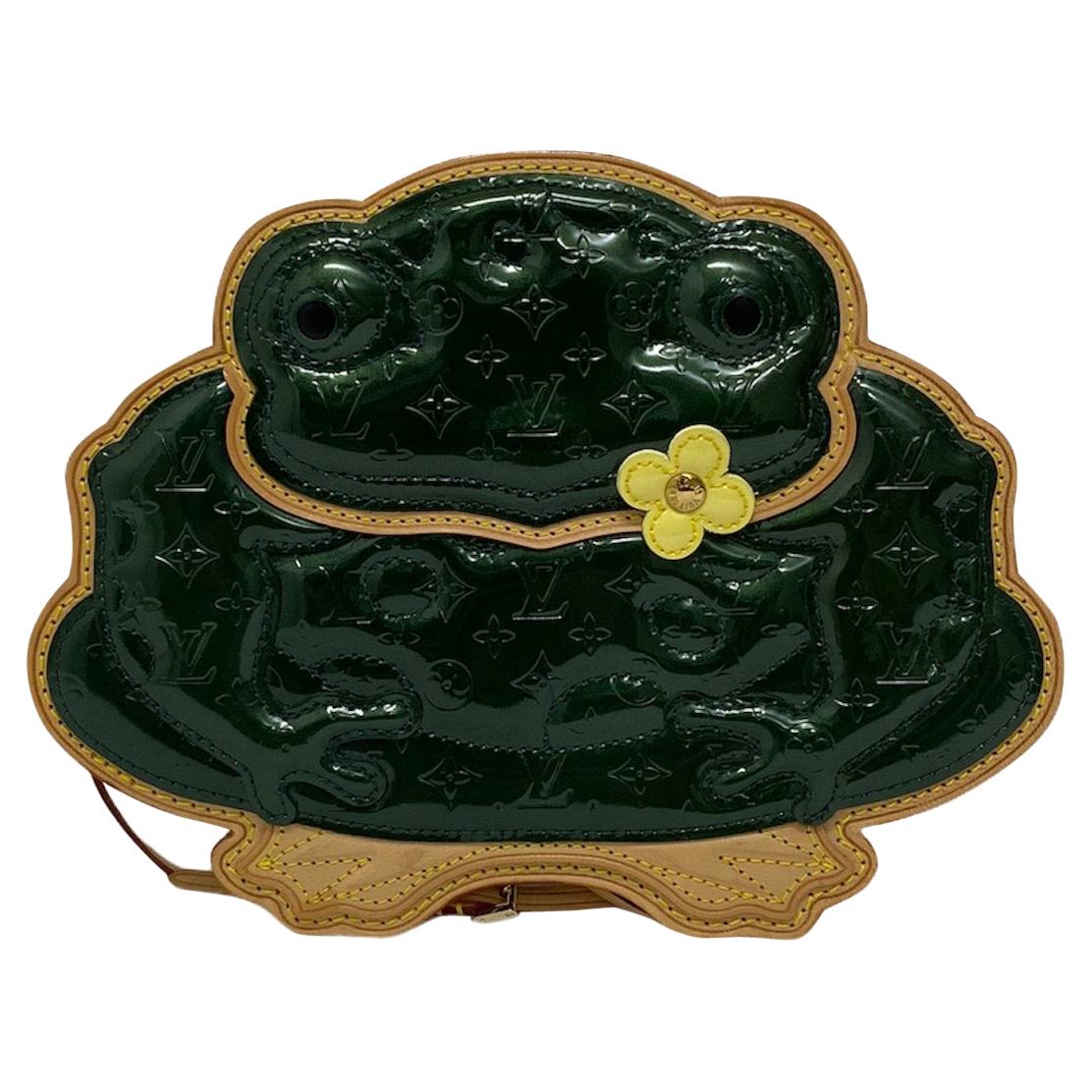 Louis Vuitton Green Vernice Conte De Fees Pochette Frog L.E. For Sale ...