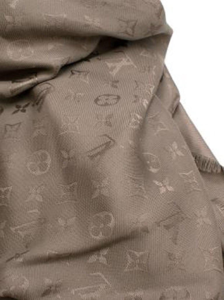 Louis Vuitton Greige Monogram Shine Shawl For Sale at 1stDibs