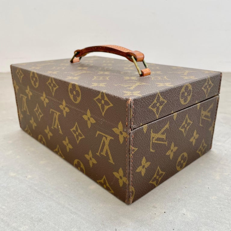 Louis Vuitton Jewelry Box, 1940s France For Sale at 1stDibs