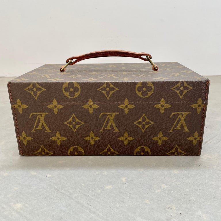 Louis Vuitton Jewelry Box, 1940s France For Sale at 1stDibs