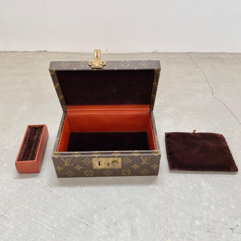 Louis Vuitton Jewelry Box, 1940s France For Sale at 1stDibs