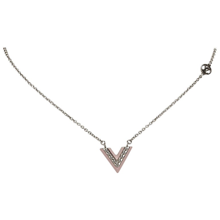 Louis Vuitton Lacquer Essential V Necklace For Sale at 1stDibs | louis ...