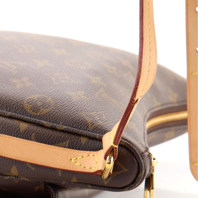 Louis Vuitton Mabillon Shoulder Bag Monogram Canvas For Sale at 1stDibs