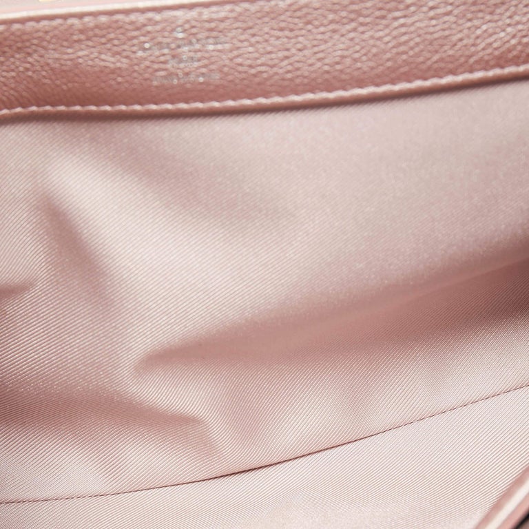 Louis Vuitton Metallic Pink Leather Eyelets Lockme II Bag For Sale at ...