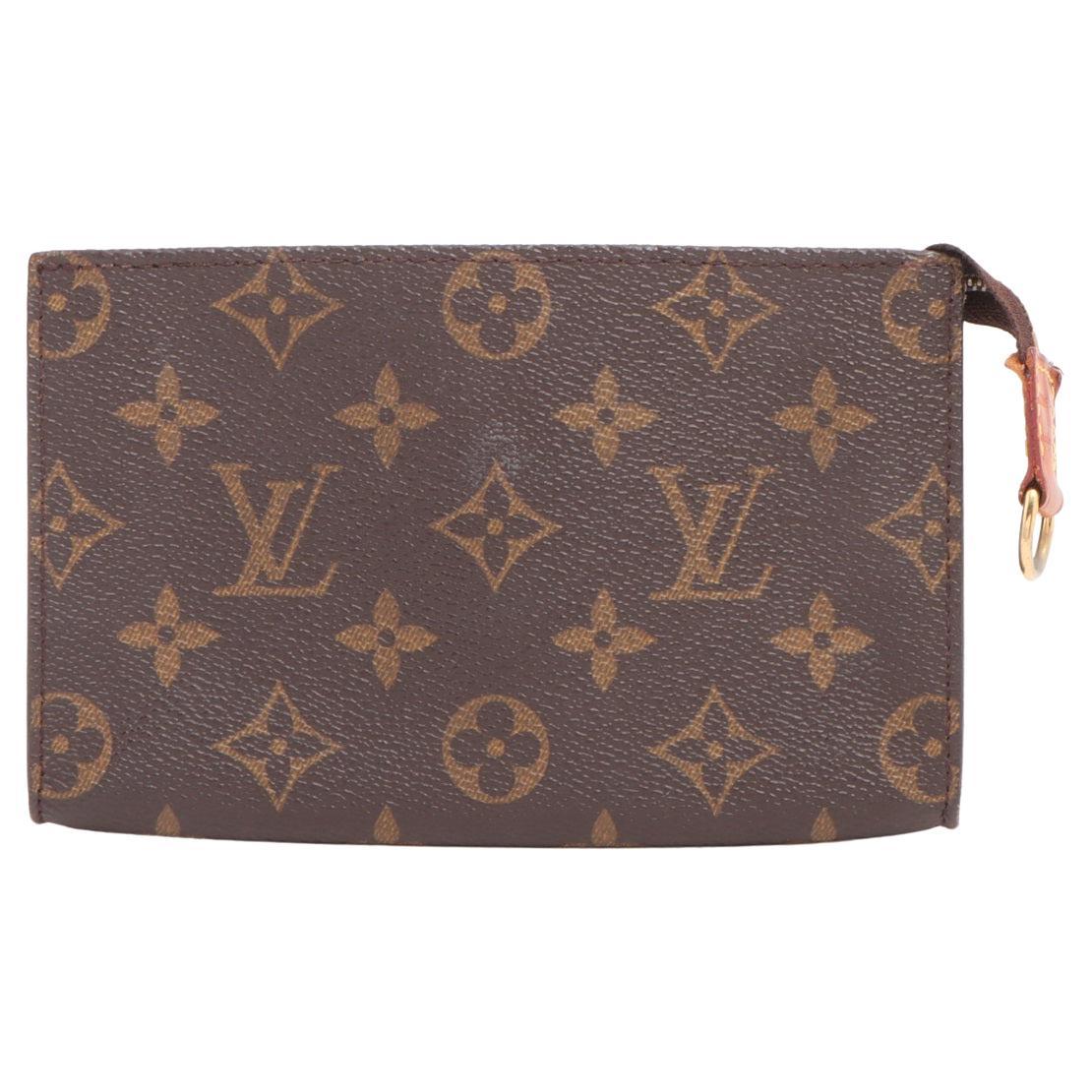 Louis Vuitton Monogram Bucket PM Pouch For Sale at 1stDibs