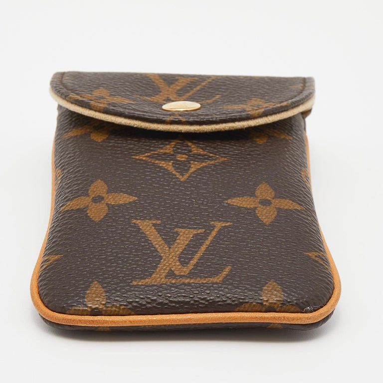 Louis Vuitton Monogram Canvas Etui Phone Case MM For Sale at 1stDibs