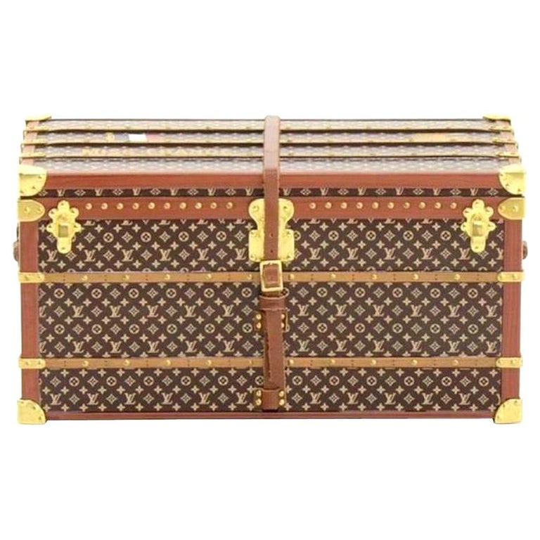 Louis Vuitton Monogram Deco Desk Table Paperweight Trunk at 1stDibs