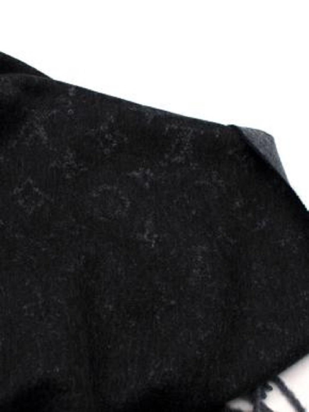 Louis Vuitton Monogram Gradient Black Shawl For Sale at 1stDibs