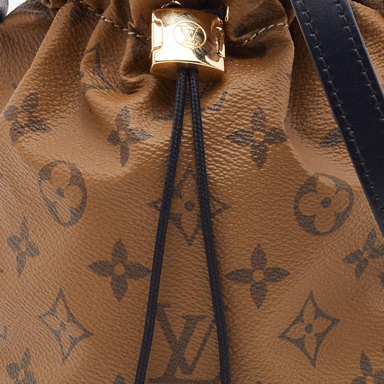 Louis Vuitton Monogram Petit Noé Trunk Bucket Bag For Sale at 1stDibs