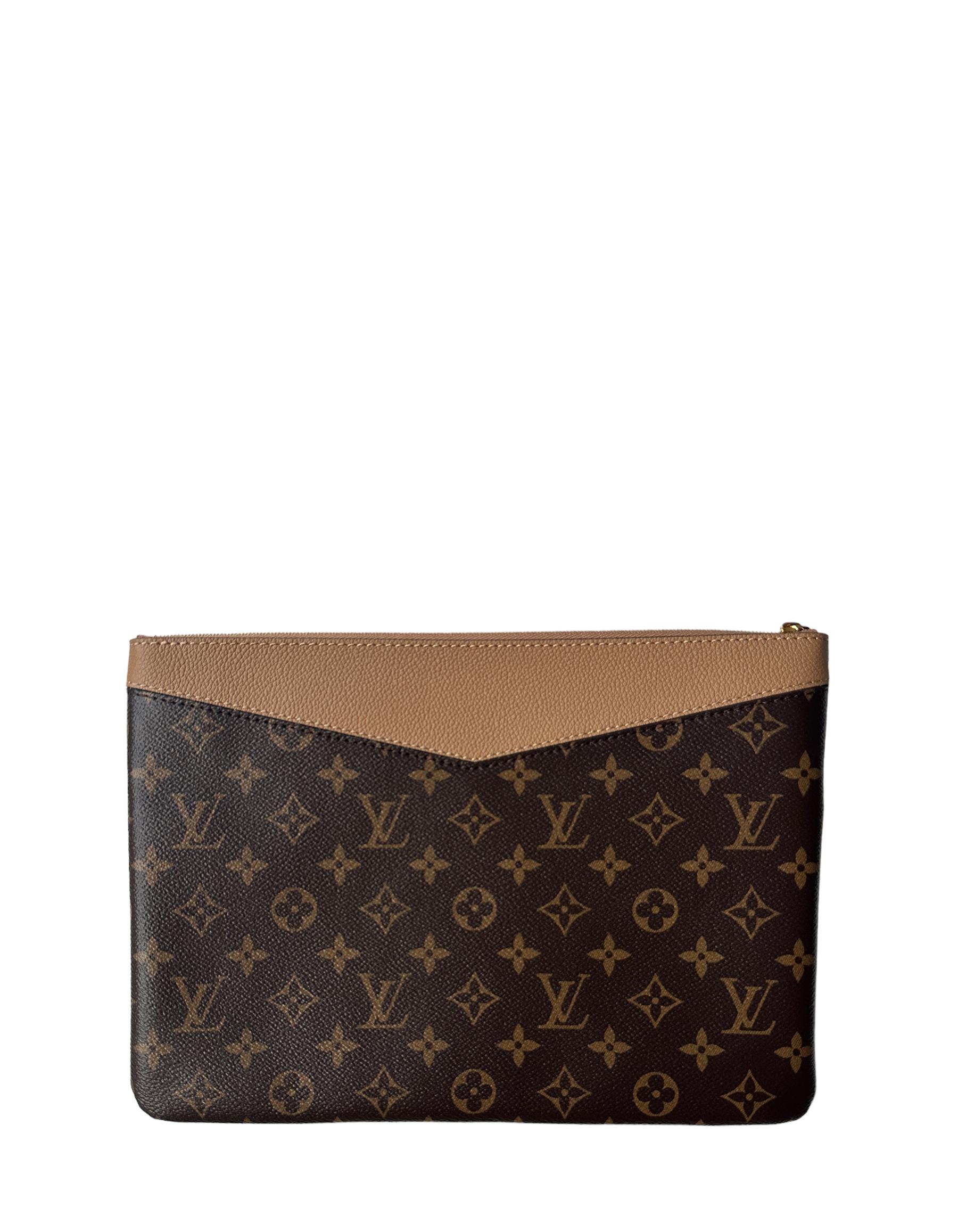 Louis Vuitton Monogram Sesame Daily Pouch Bag For Sale at 1stDibs