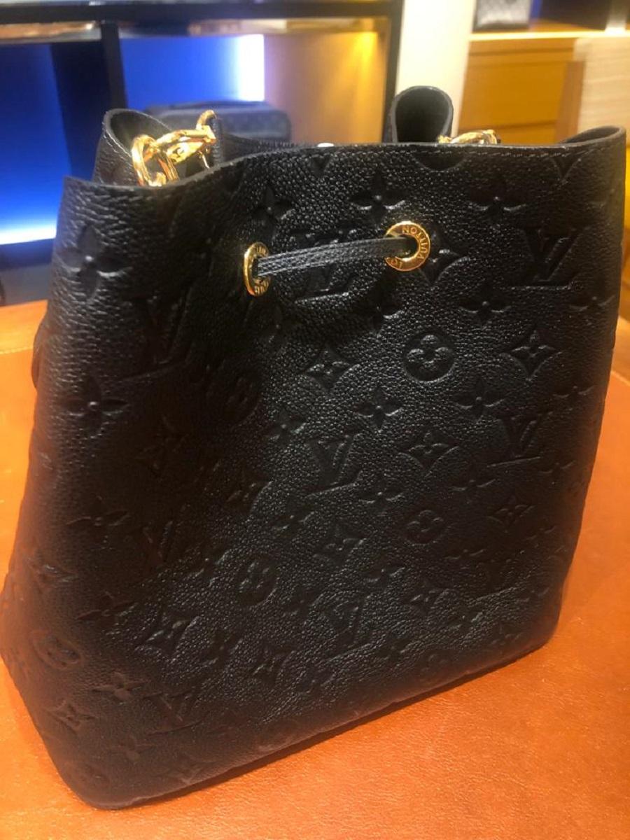 Louis Vuitton NéoNoé MM Black Monogram Empreinte Leather For Sale at ...