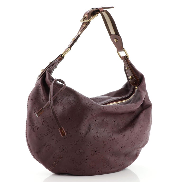 Louis Vuitton Onatah Hobo Mahina Leather GM For Sale at 1stDibs