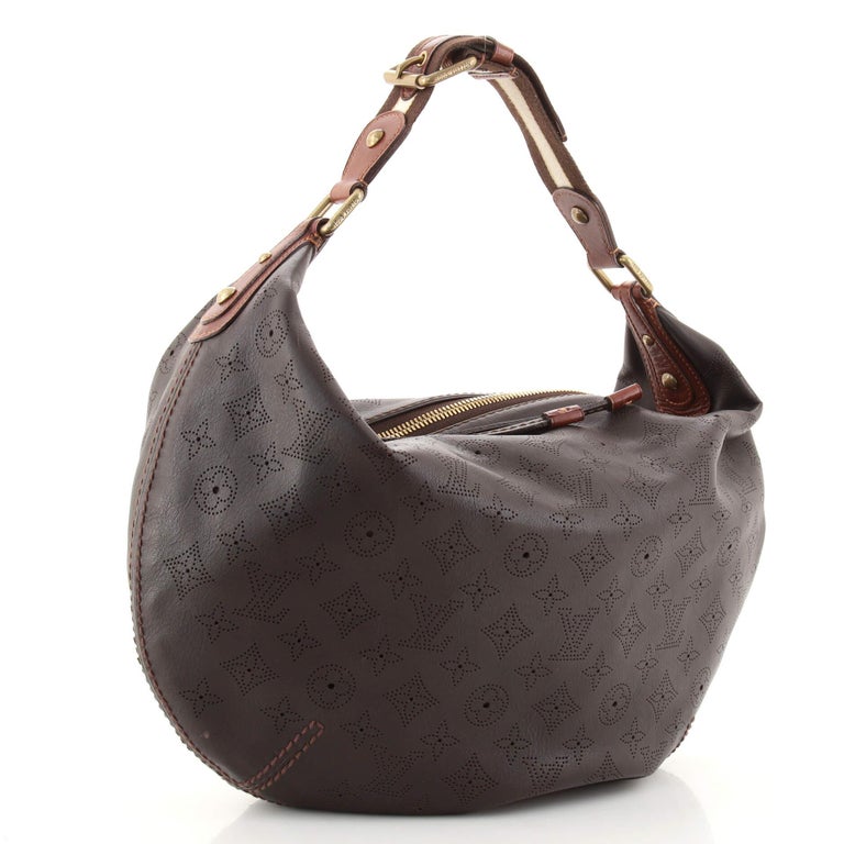 Louis Vuitton Onatah Hobo Mahina Leather GM at 1stDibs