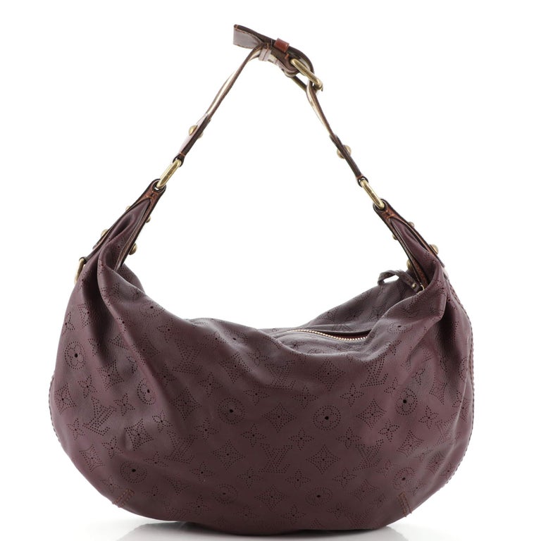 Louis Vuitton Onatah Hobo Mahina Leather GM For Sale at 1stDibs