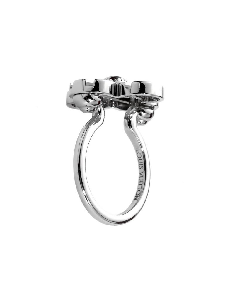 Louis Vuitton Petite Fleur Flower White Gold Diamond Ring For Sale at ...