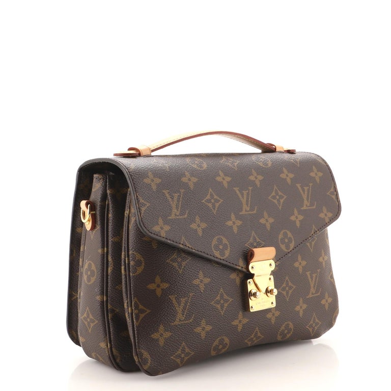 Louis Vuitton Pochette Metis Monogram Canvas For Sale at 1stDibs