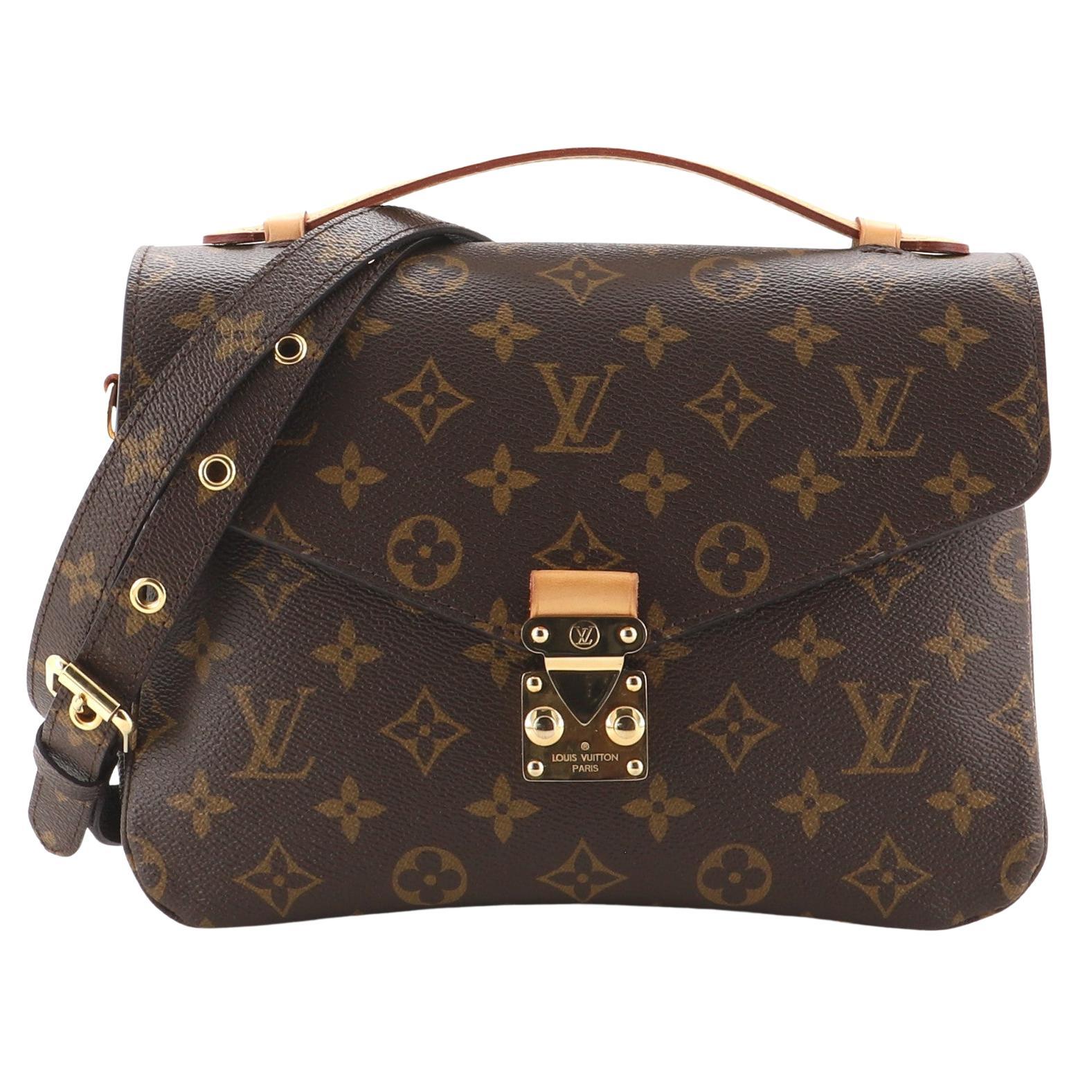 Louis Vuitton Pochette Metis Monogram Canvas For Sale at 1stDibs