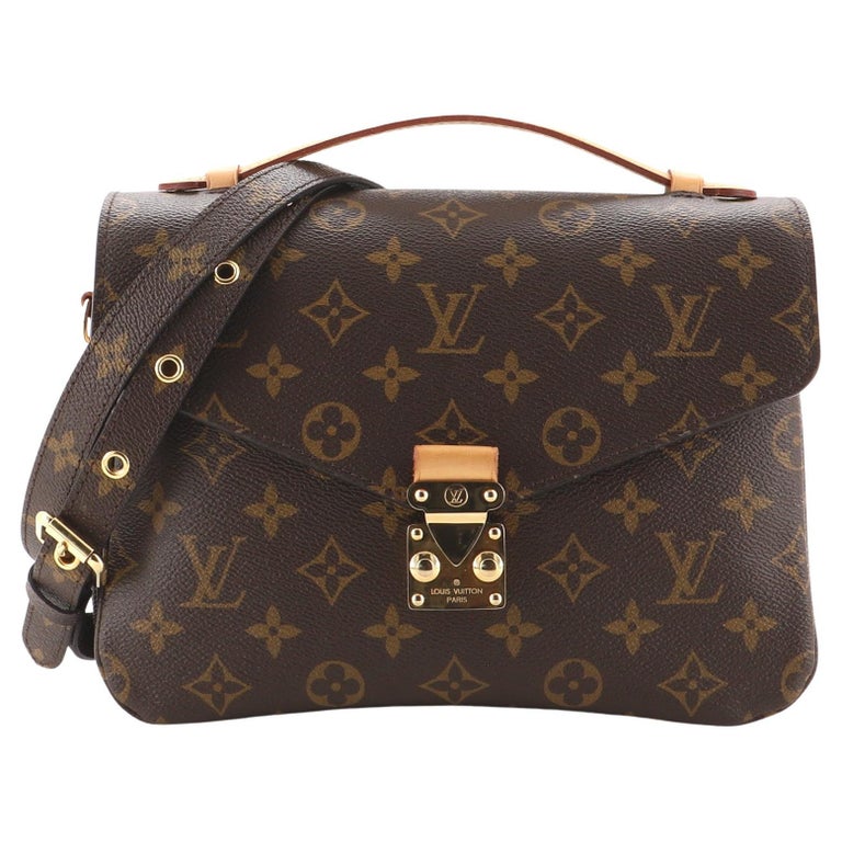 Louis Vuitton Pochette Metis Monogram Canvas For Sale at 1stDibs