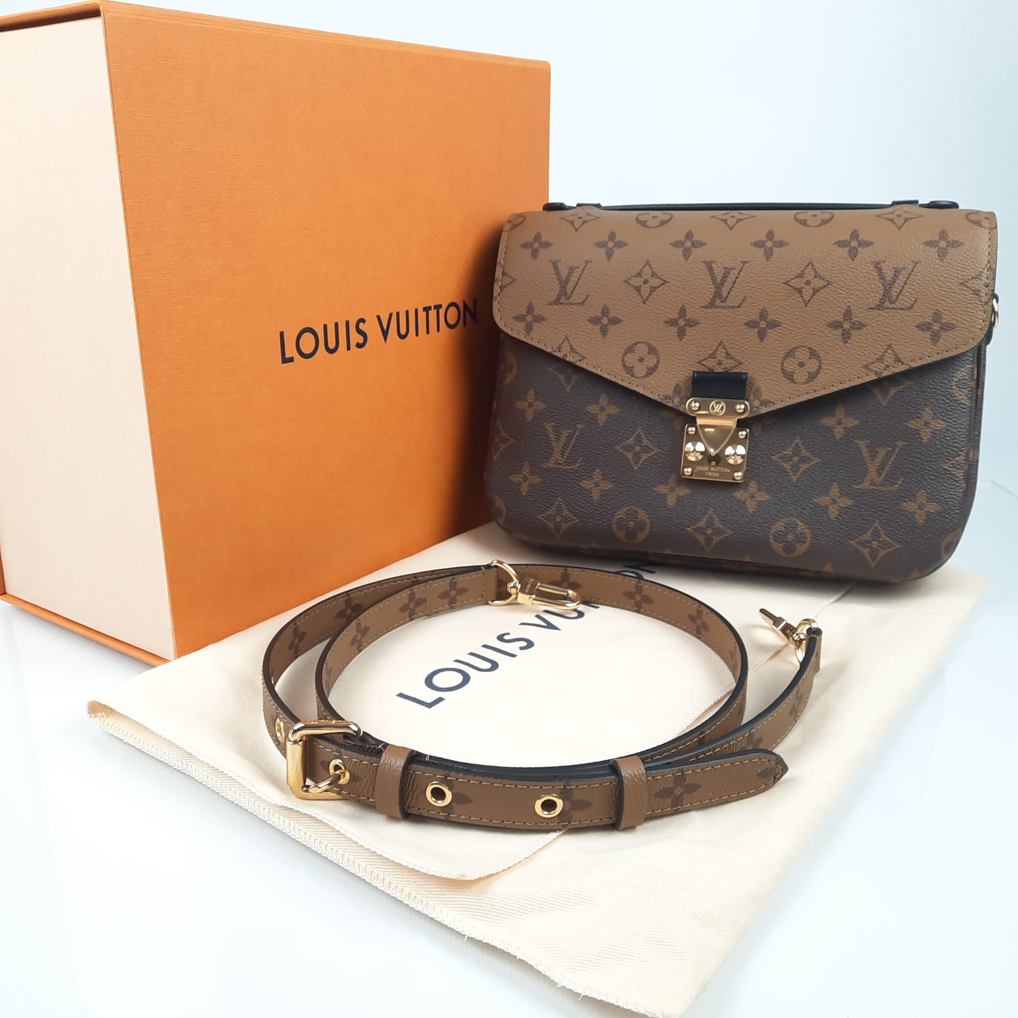 Louis Vuitton Pochette Métis Monogram Reverse coated canvas For Sale at ...