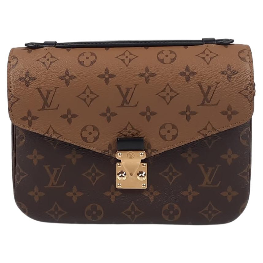 Louis Vuitton Mini Box Hat Monogram Reverse Canvas For Sale at 1stDibs