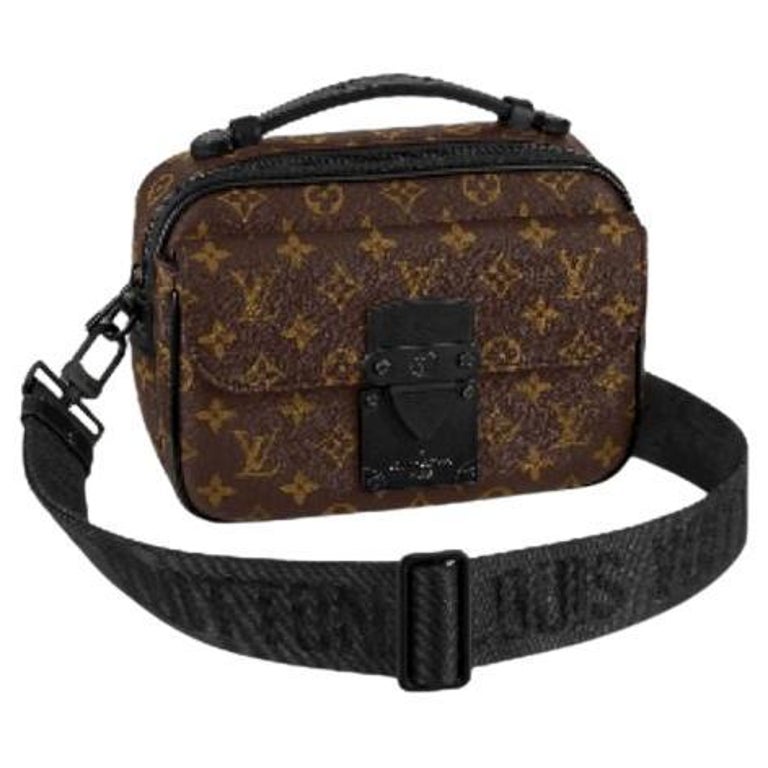 Louis Vuitton S Lock Messenger Bag For Sale at 1stDibs