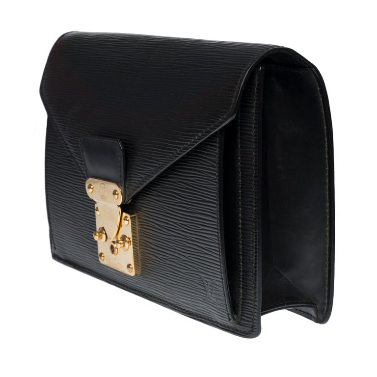 Louis Vuitton Sellier Men’s pouch in black épi leather GHW at 1stDibs