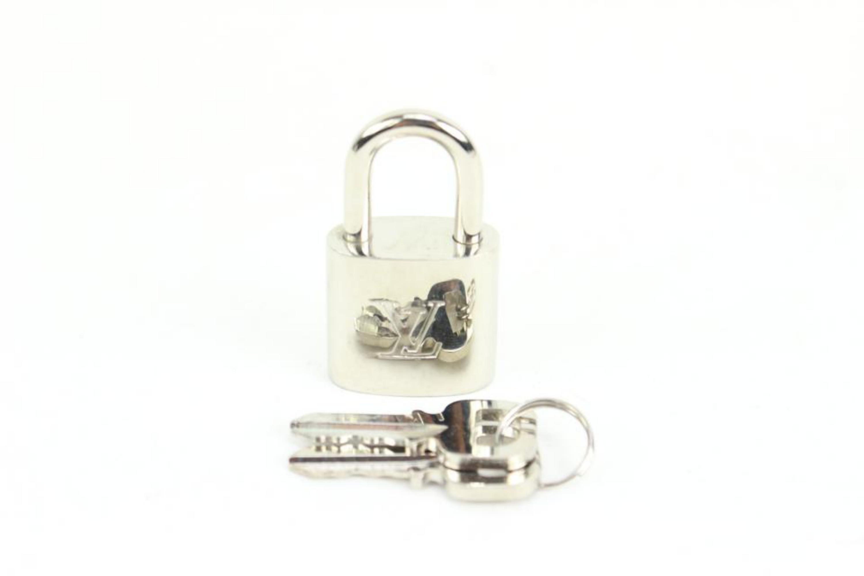 Louis Vuitton Silver Lock and 2 Key Set Padlock Cadena Bag Charm 41lk63 ...