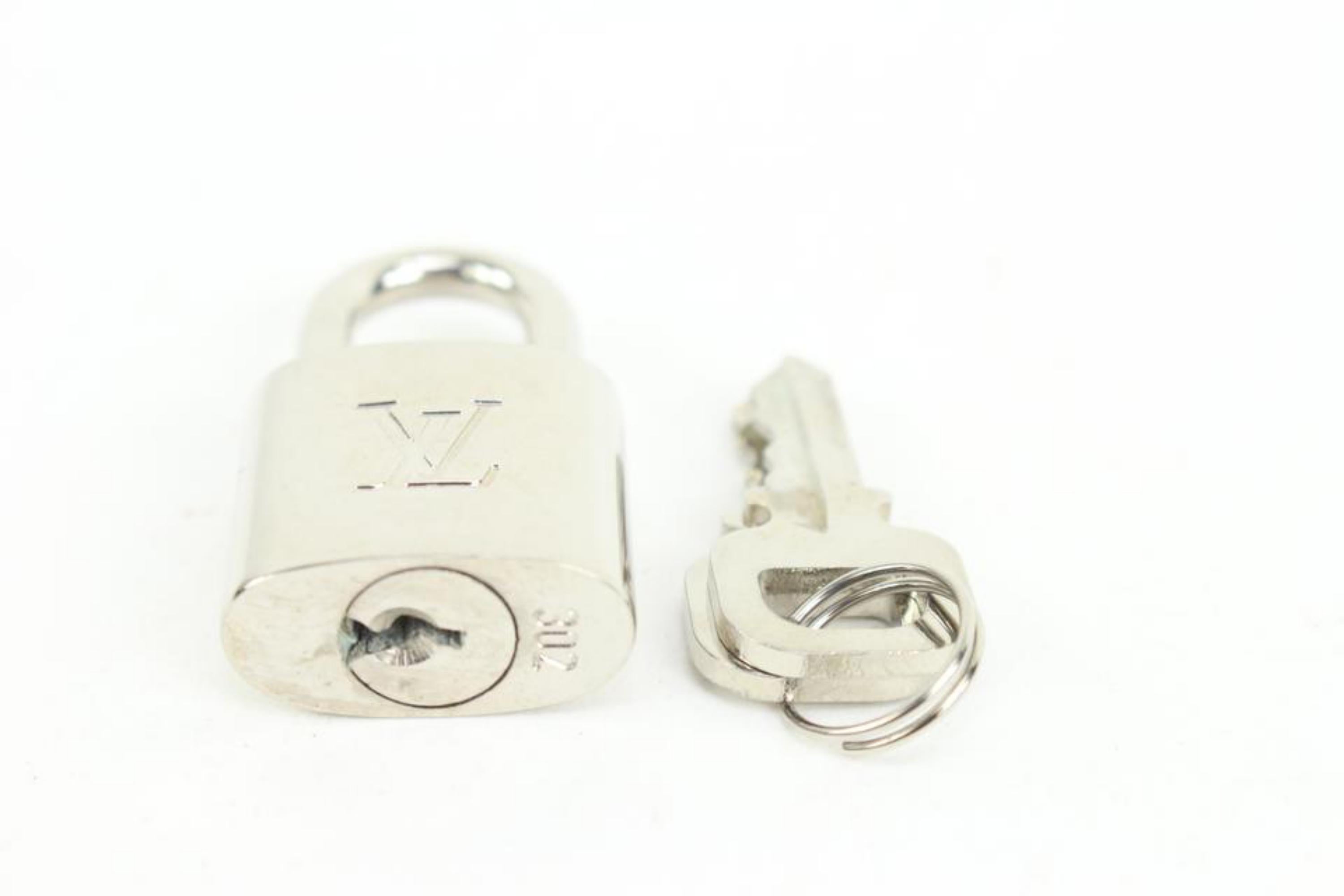 Louis Vuitton Silver Lock and 2 Key Set Padlock Cadena Bag Charm 41lk63 ...