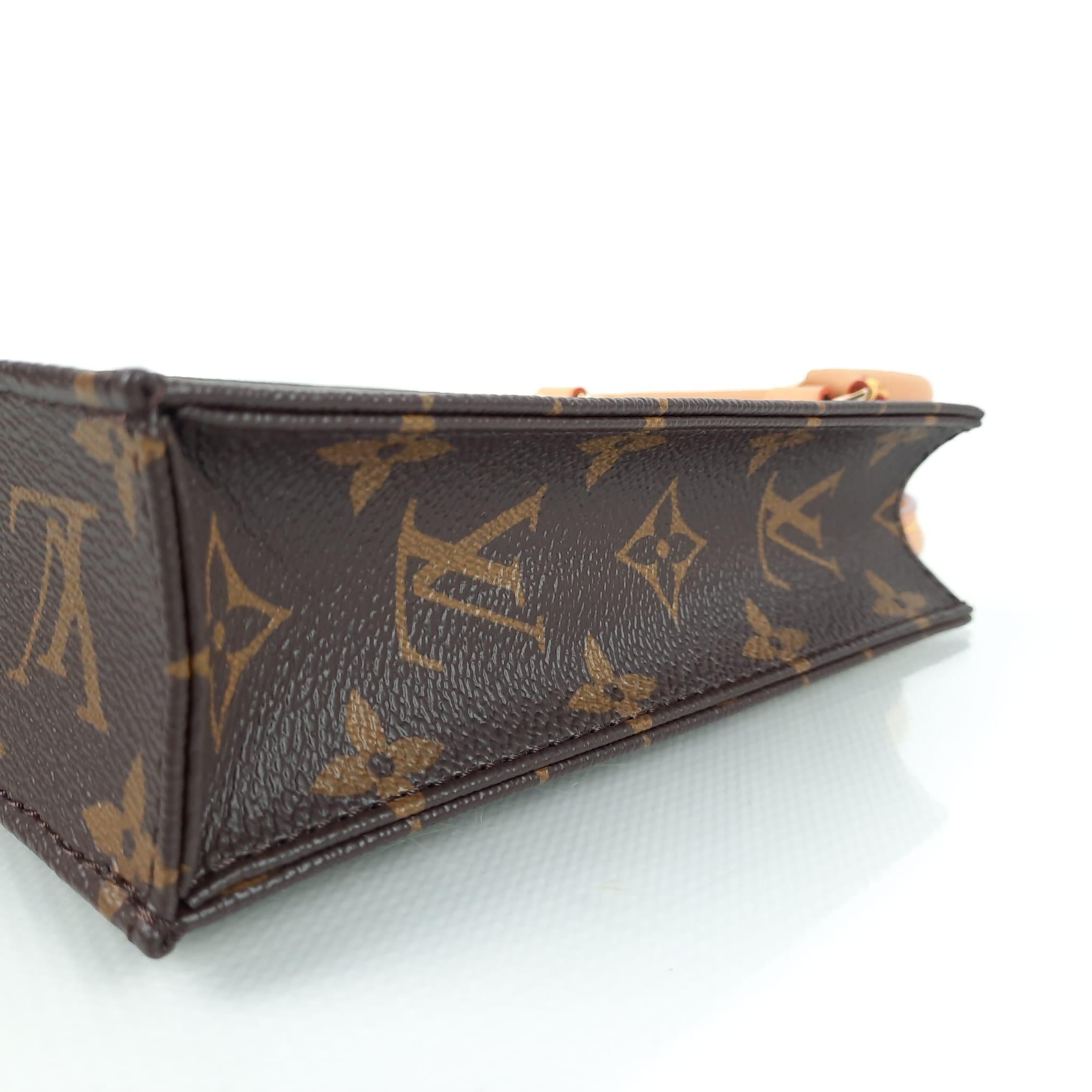 Louis Vuitton Small Flat Bag Monogram canvas For Sale at 1stDibs