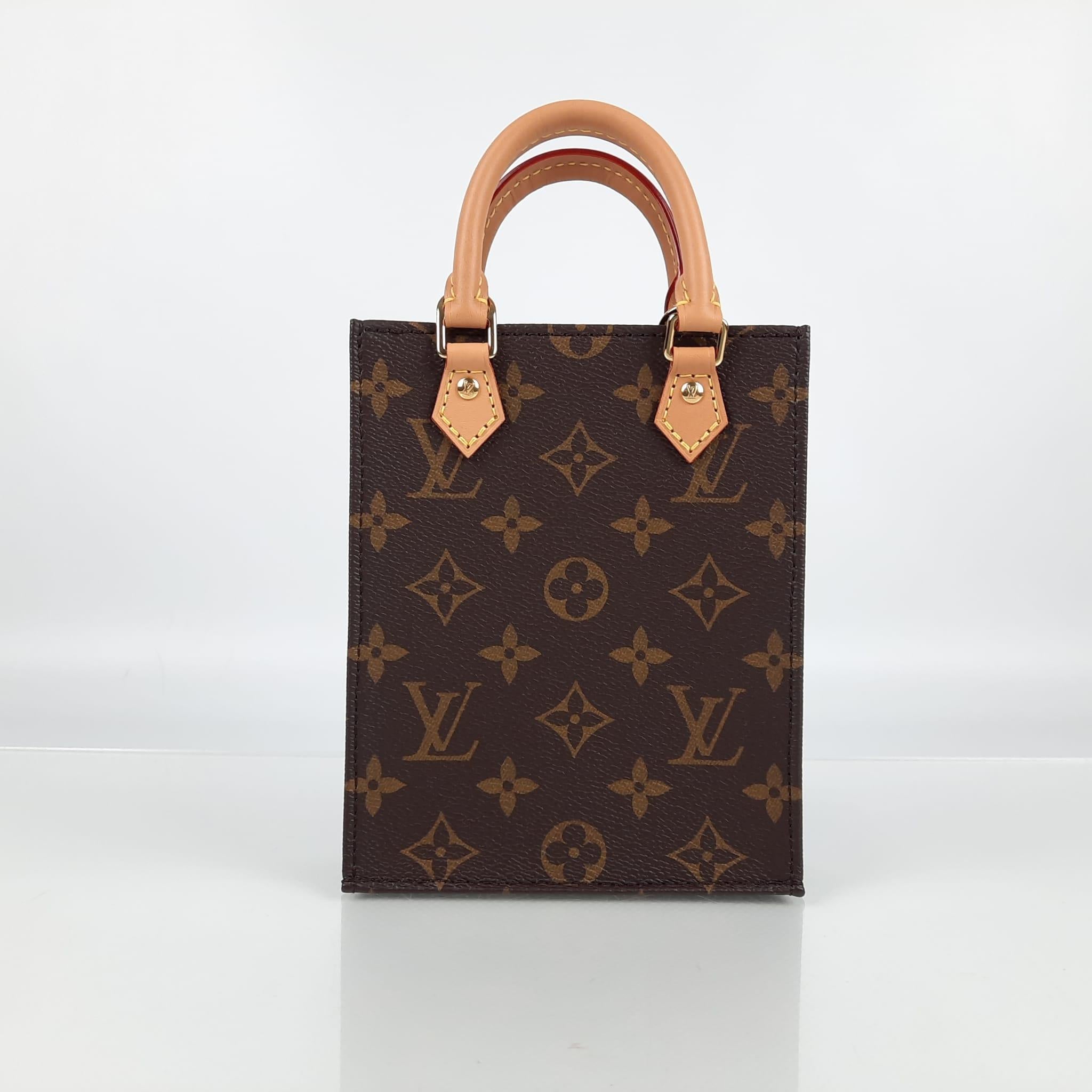 Louis Vuitton Small Flat Bag Monogram canvas For Sale at 1stDibs