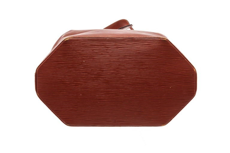 Louis Vuitton Tan Epi Leather Sac d'Epaule Bucket Shoulder Bag For Sale ...