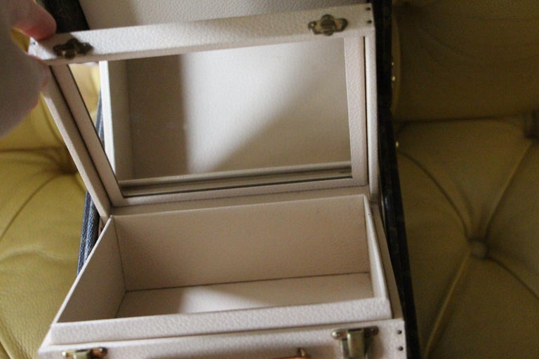 Louis Vuitton Train Case, Louis Vuitton Beauty Case at 1stDibs