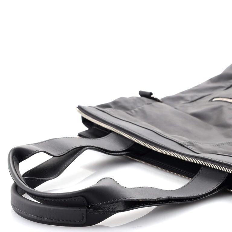Louis Vuitton V Line Move Gaston Bag Leather For Sale at 1stDibs