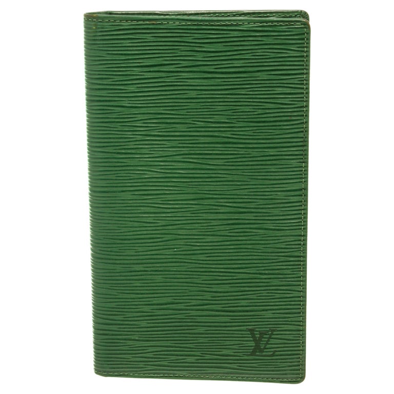 Louis Vuitton Vintage Green Epi Leather Long Bifold Wallet For Sale at ...