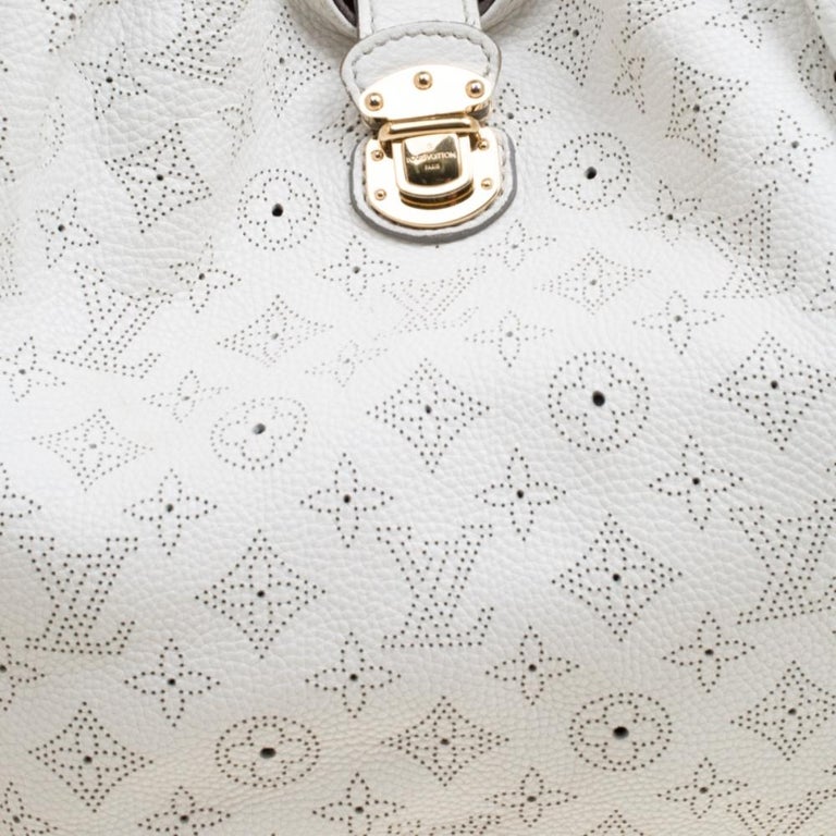 Louis Vuitton White Monogram Mahina Leather XL Bag For Sale at 1stDibs ...