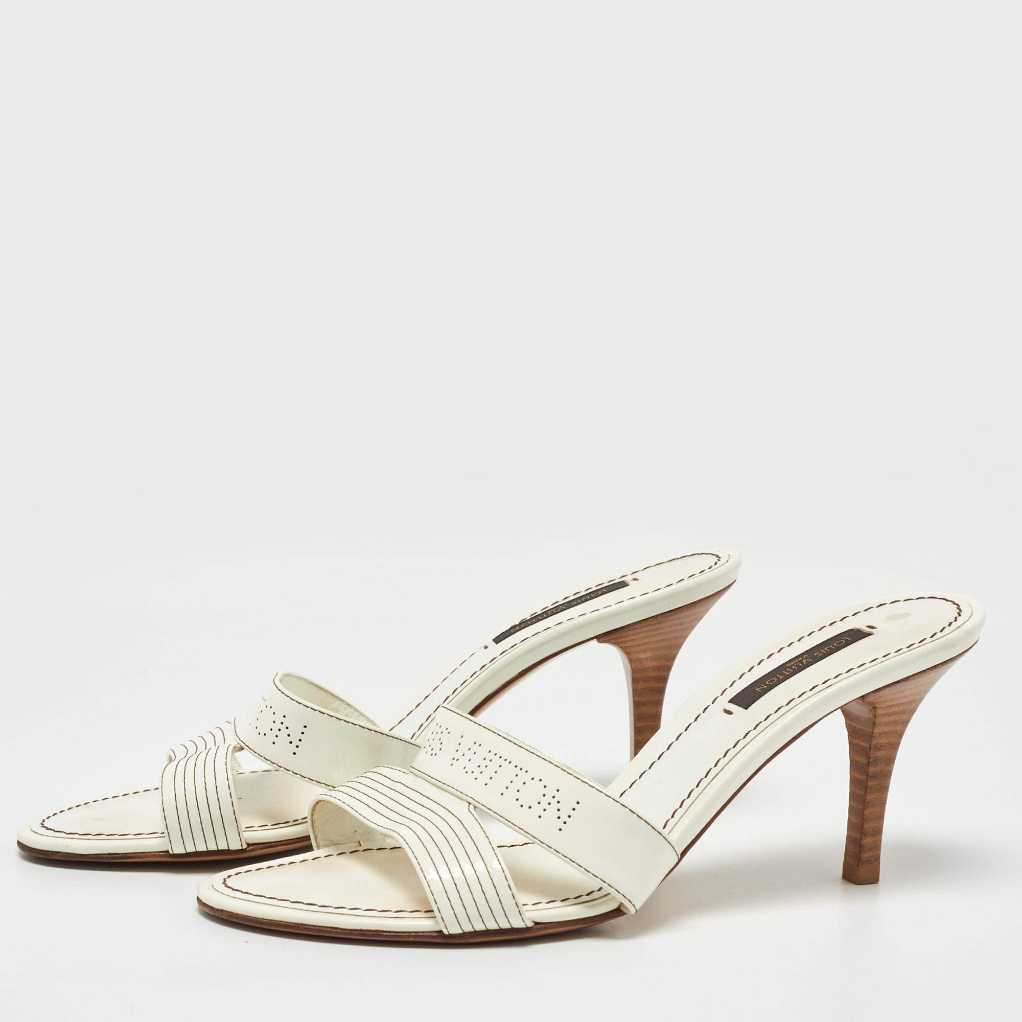 Louis Vuitton White Patent Leather Slide Sandals For Sale at 1stDibs