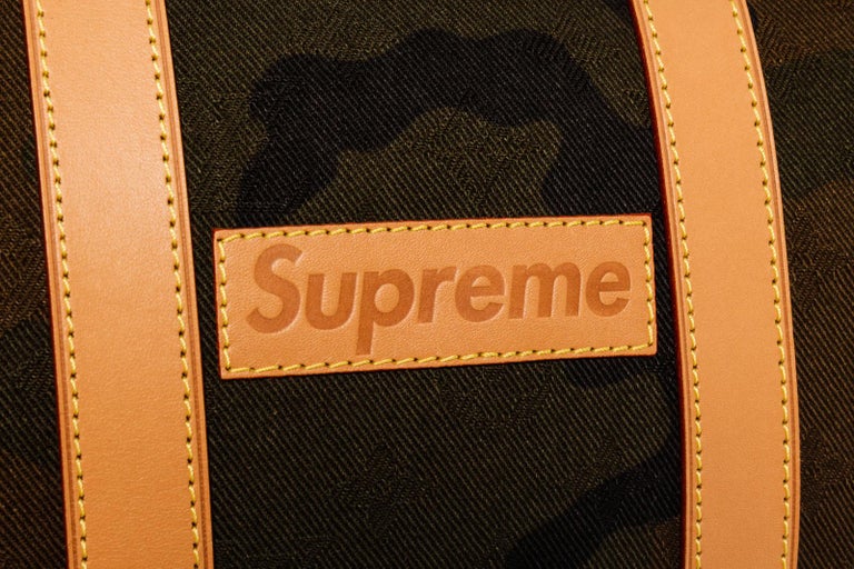 Louis Vuitton x Supreme Green Camo Canvas Keepall Bandouliere 45 cm ...