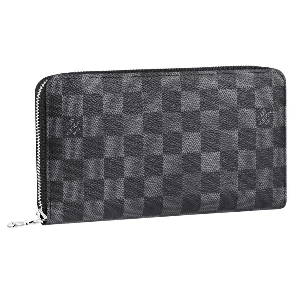 Checker Louis Vuitton - 40 For Sale on 1stDibs