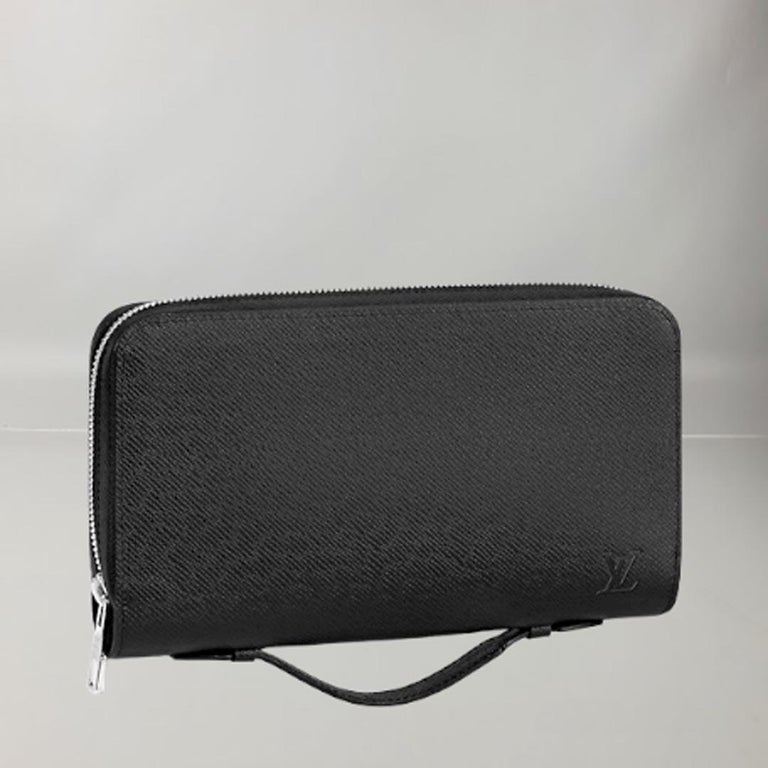Louis Vuitton Zippy XL Wallet Taiga Leather Black For Sale at 1stDibs