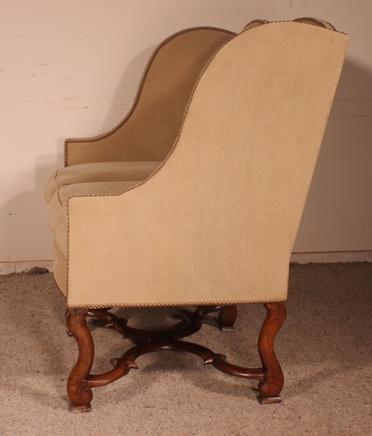 Louis XIV Sofa in Walnut, 17th Century For Sale at 1stDibs
