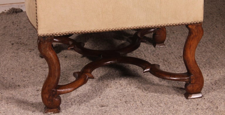Louis XIV Sofa in Walnut, 17th Century For Sale at 1stDibs