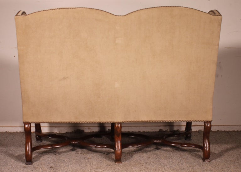 Louis XIV Sofa in Walnut, 17th Century For Sale at 1stDibs