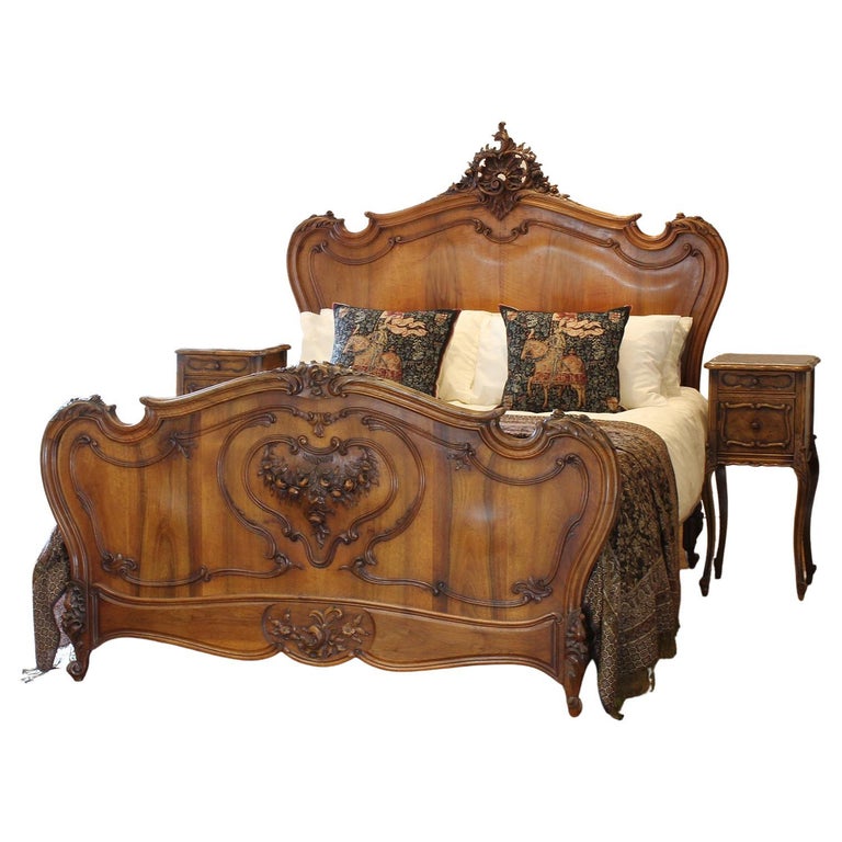 Lit ancien de style Louis XV WK173 sur 1stDibs